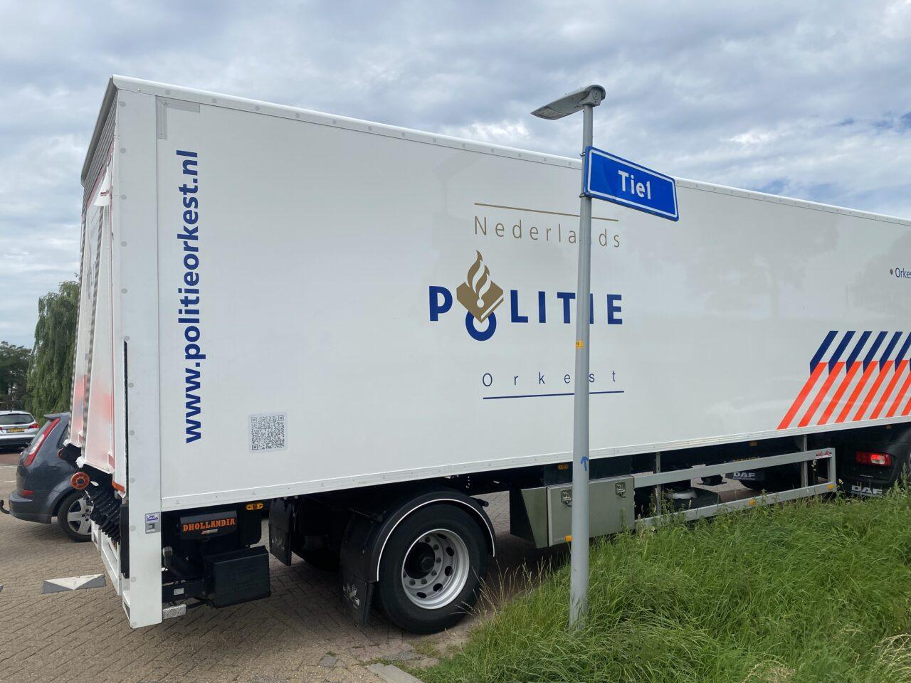 Bijzonder bezoek aan Tiel - Wijkvereniging Passewaaij